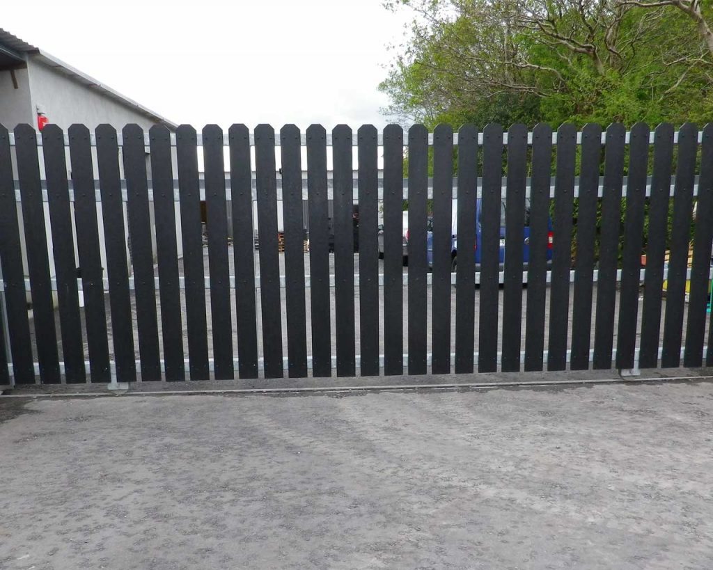 Gates With Boards - Murray's Recycled Plastic